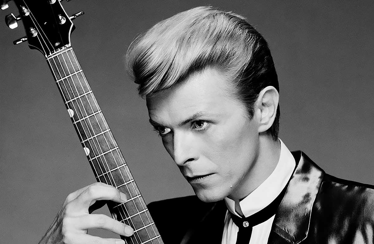 Famous David Bowie Quotes - Never Play to the Gallery