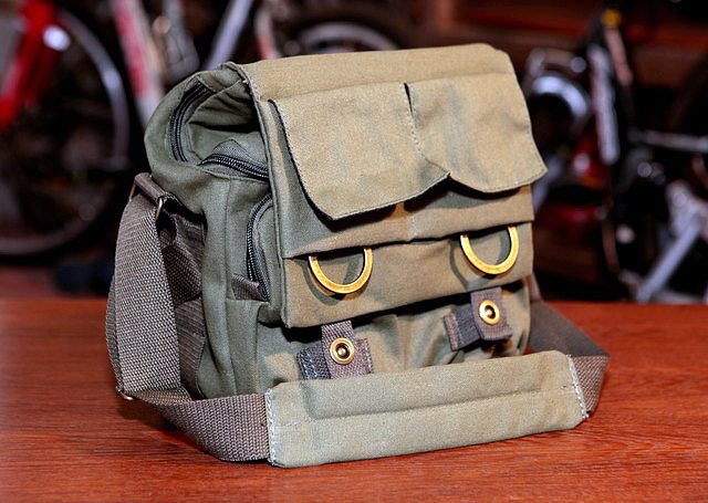 Retro Canvas DSLR Camera Bag for Photographers and Video