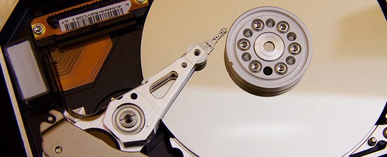 Digital Photo Storage Devices and Media for the Photographer